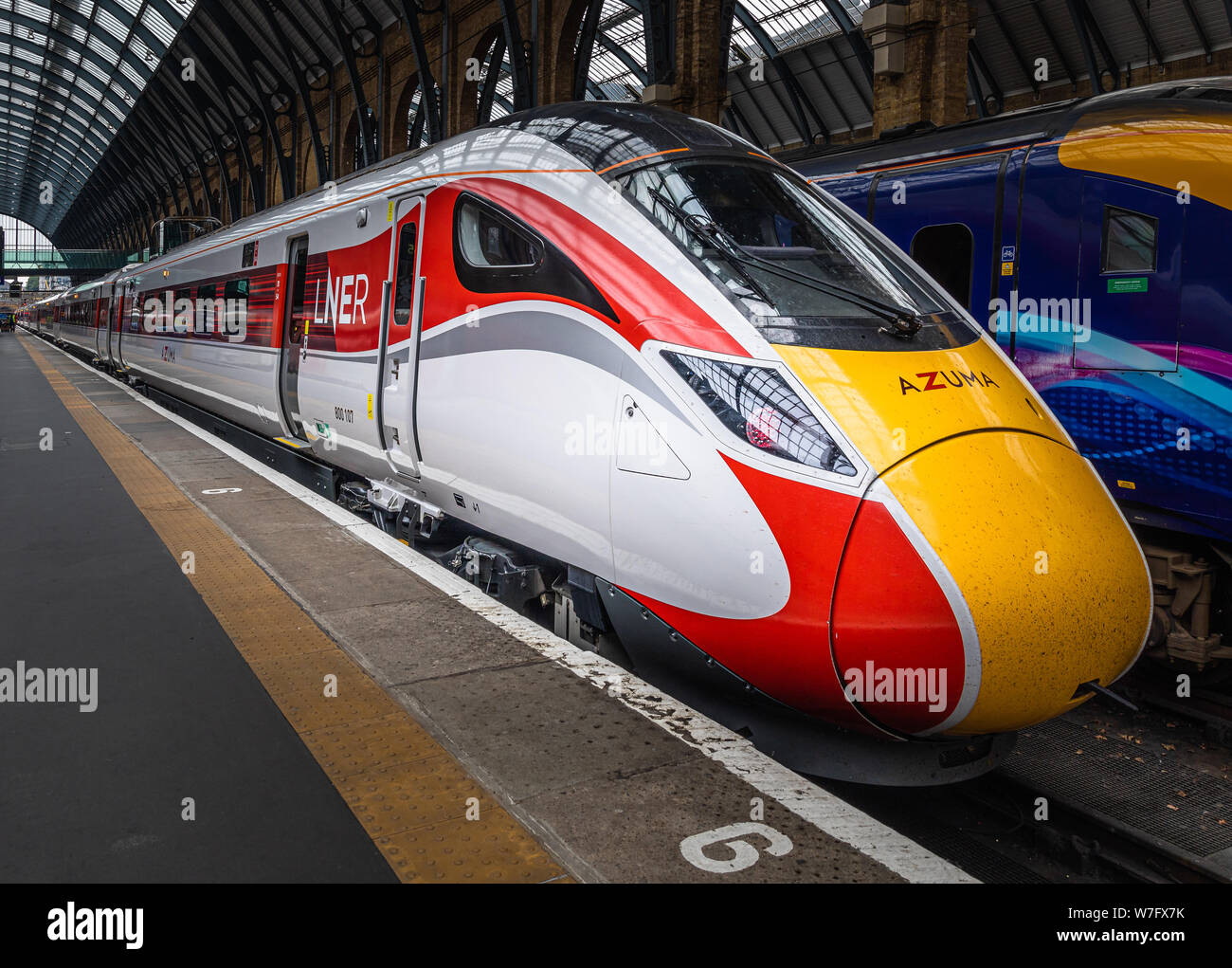 Class 800 azuma hi-res stock photography and images - Alamy