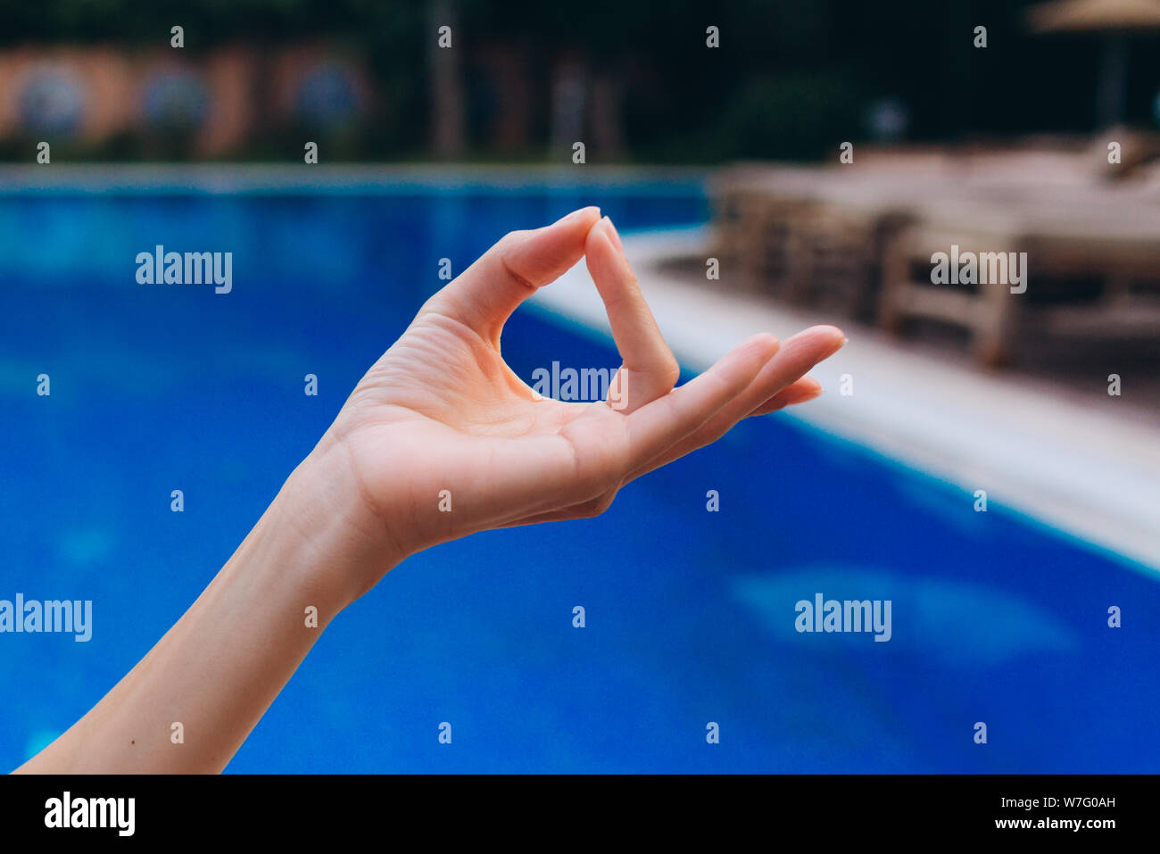 Group yoga pool hi-res stock photography and images - Alamy