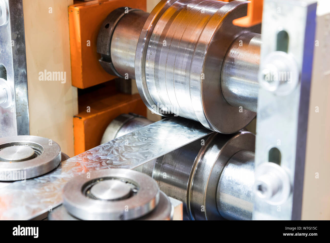 Raw material draw black white hi-res stock photography and images - Alamy