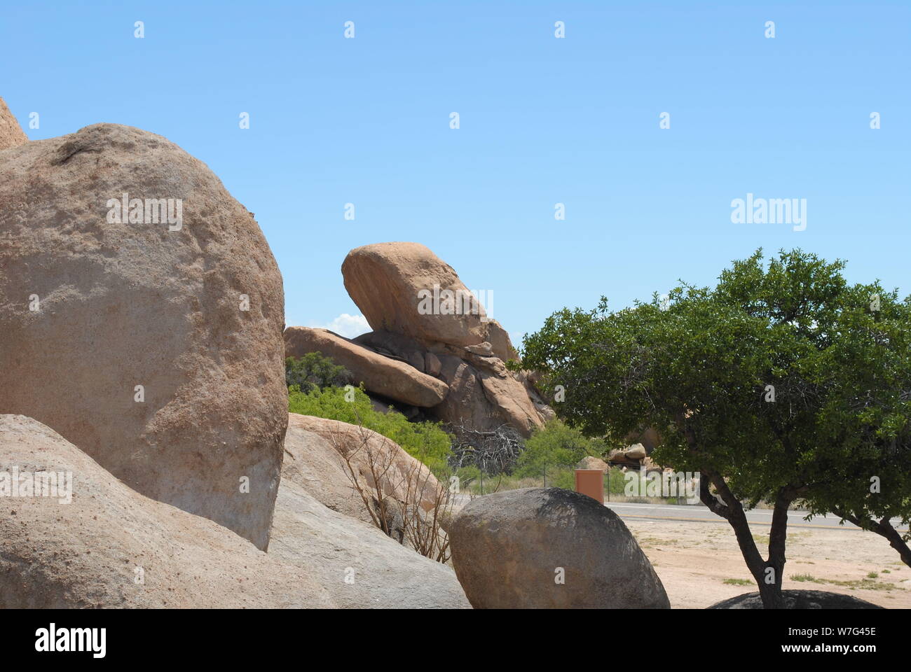 Rocks and scenic landscapes hi-res stock photography and images - Alamy