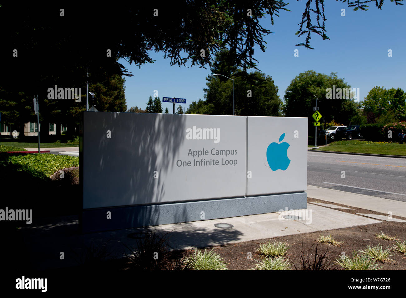 Apple Campus sign, One Infinite Loop, Cupertino, California Stock Photo ...