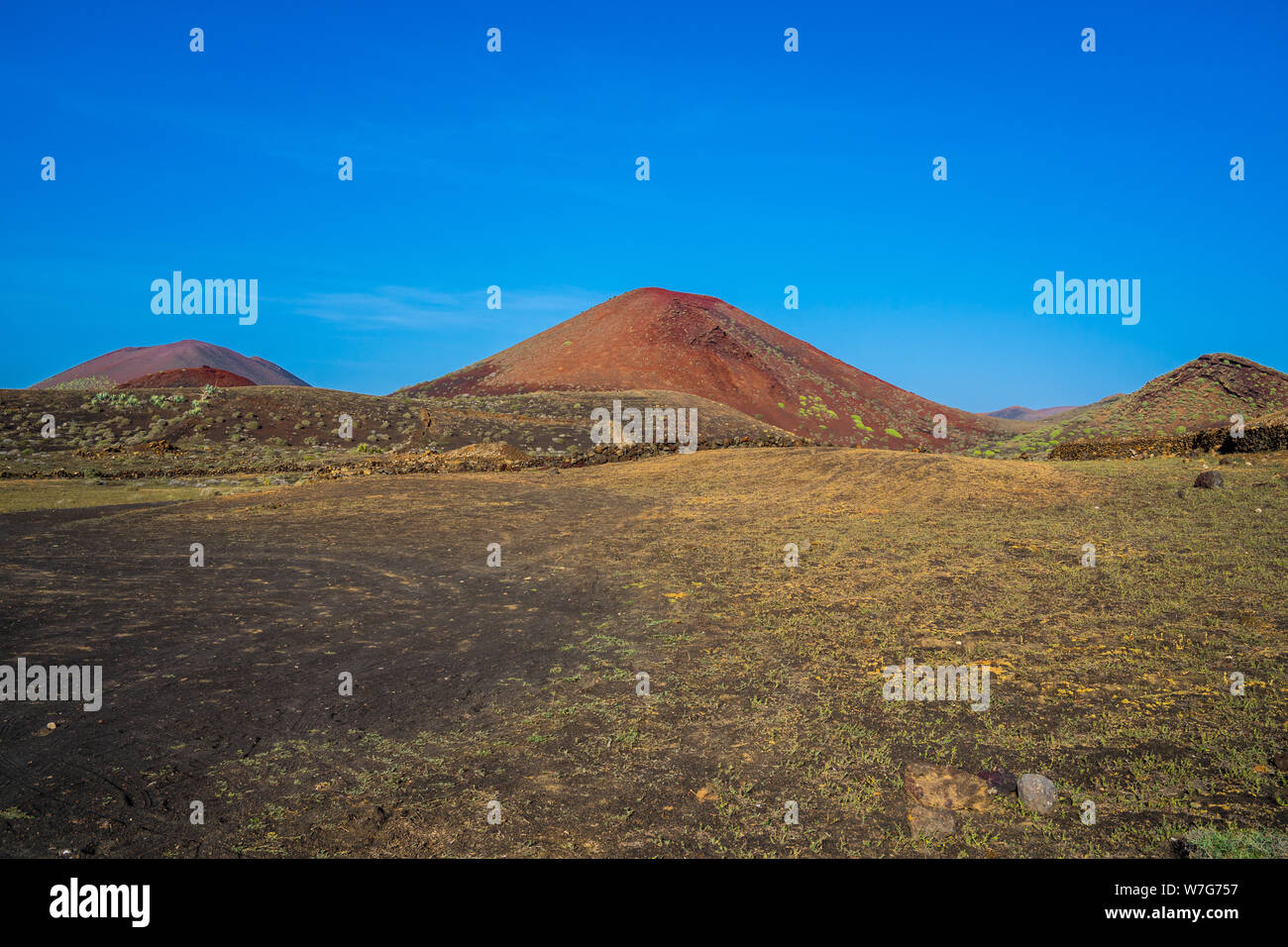 Volcanic scenery hi-res stock photography and images - Alamy