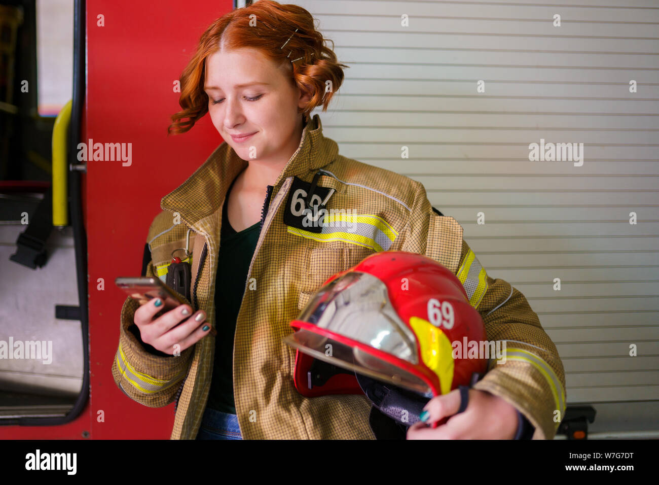 Portrait stands hi-res stock photography and images - Alamy