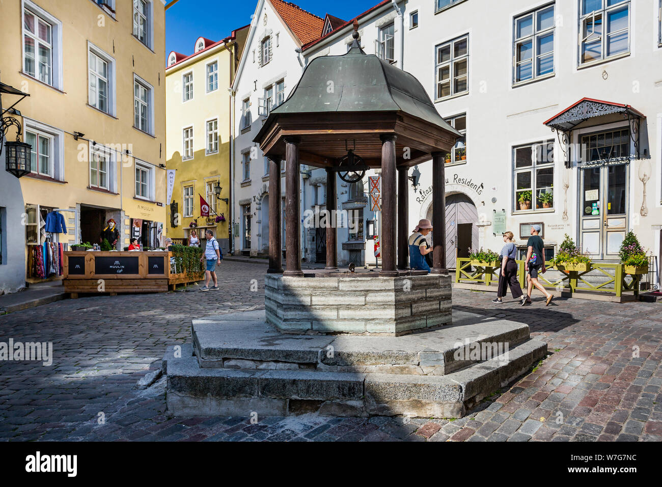 Fetch water hi-res stock photography and images - Alamy