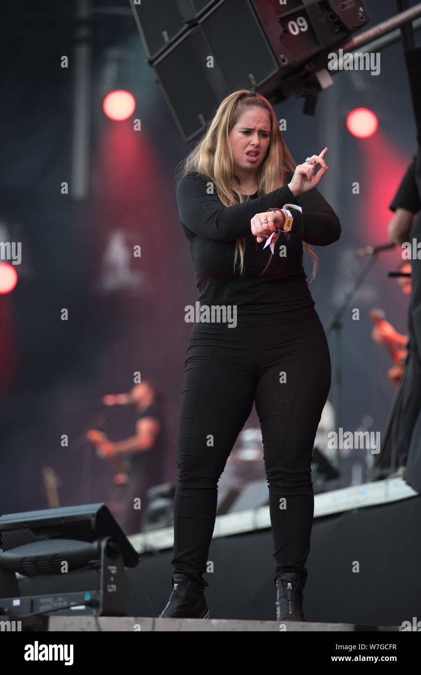 Sign language interpreter concert hi-res stock photography and images ...