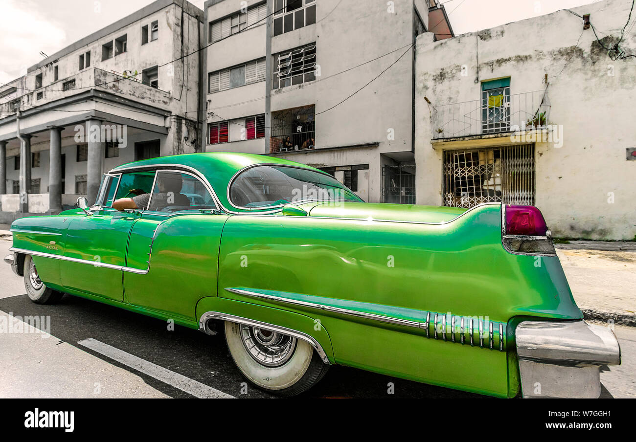Cuban American vintage cars in Havana, Cuba Stock Photo - Alamy
