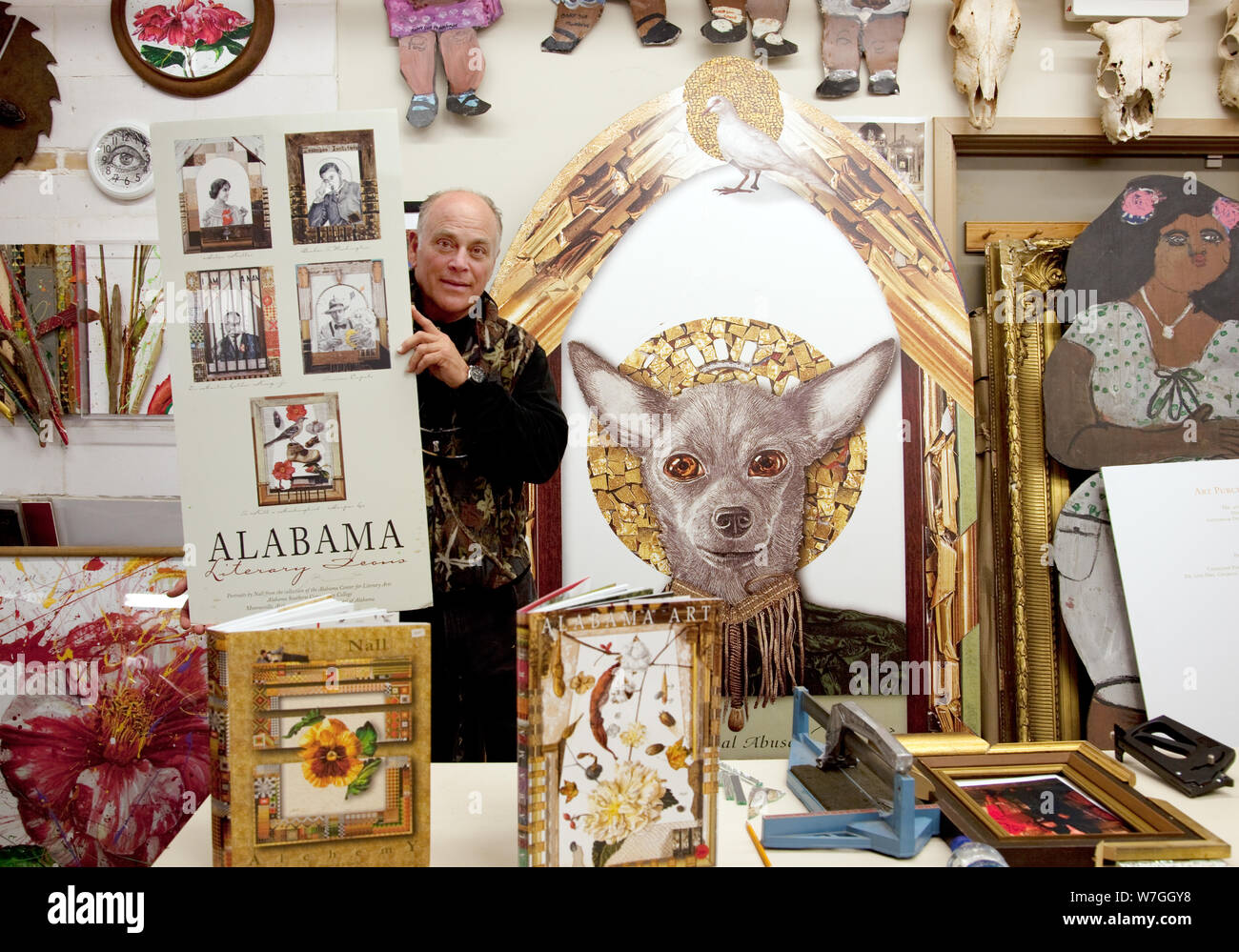 Artist poses with art hi-res stock photography and images - Alamy