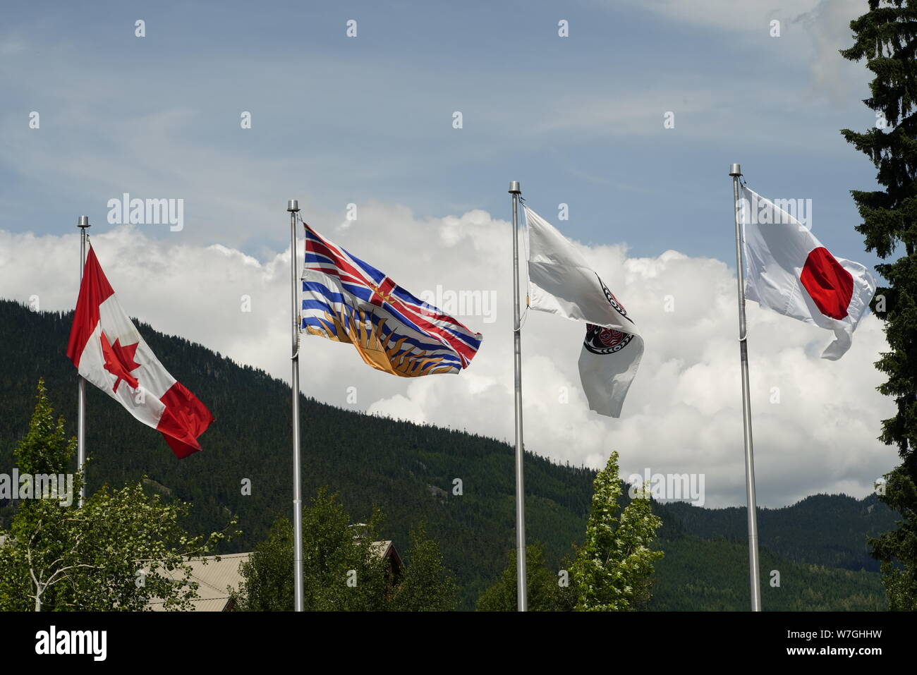 Flapping canadian flag hi-res stock photography and images - Alamy