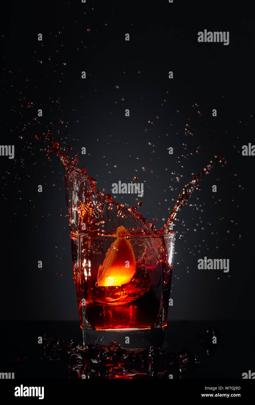 Cola glass lemon falling hi-res stock photography and images - Alamy