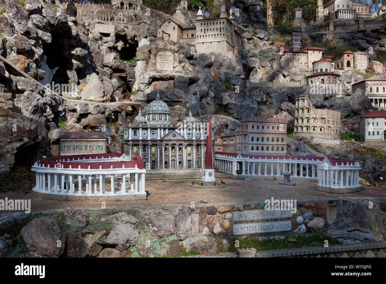 Ave Maria Grotto, Cullman, Alabama Stock Photo - Alamy