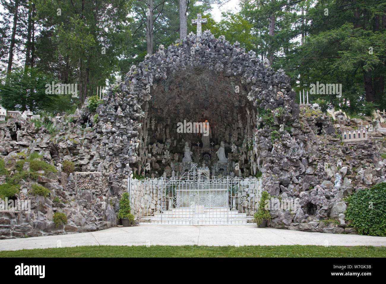 Ave Maria Grotto, Cullman, Alabama Stock Photo - Alamy