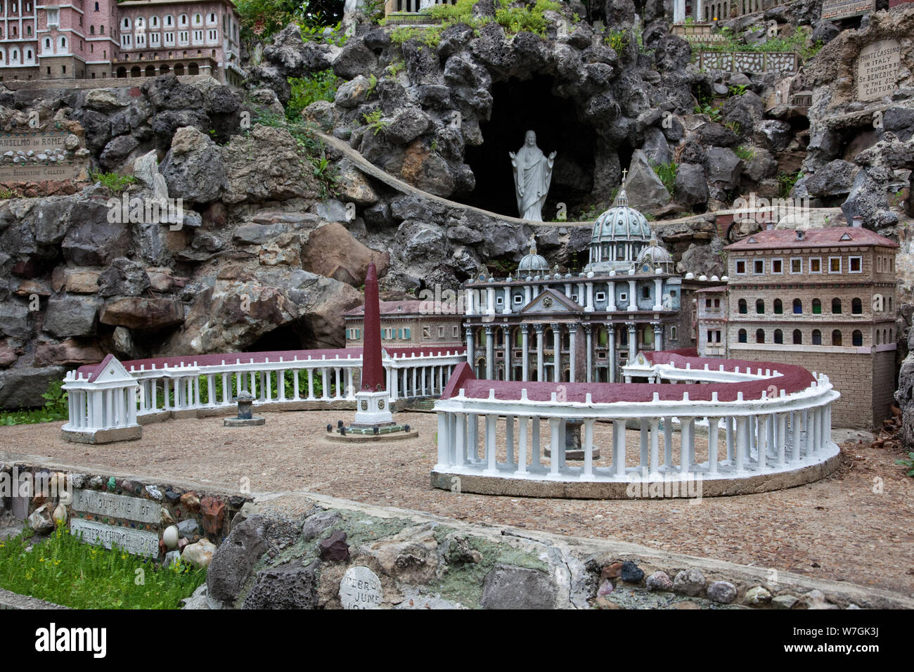 Ava maria grotto hi-res stock photography and images - Alamy
