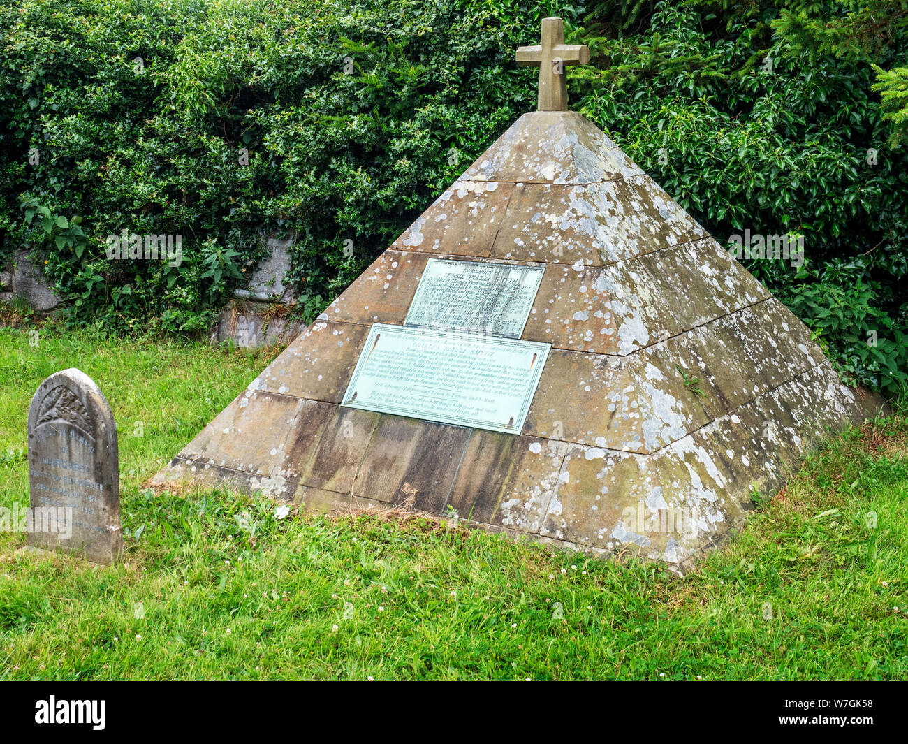 Tombstone for Charles Piazzi Smyth in St Johns Churchyard at Sharow ...