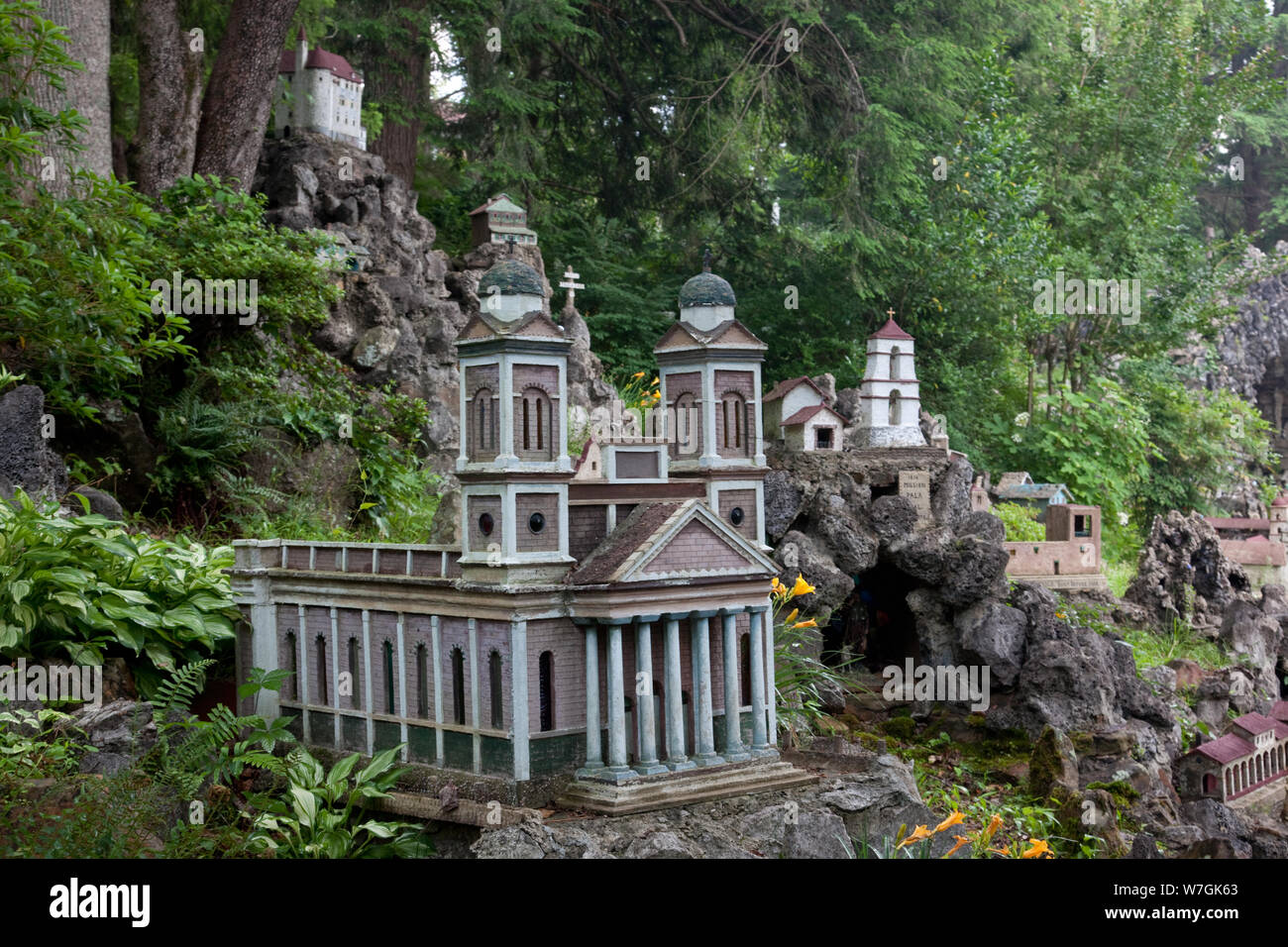 Ave Maria Grotto, Cullman, Alabama Stock Photo - Alamy