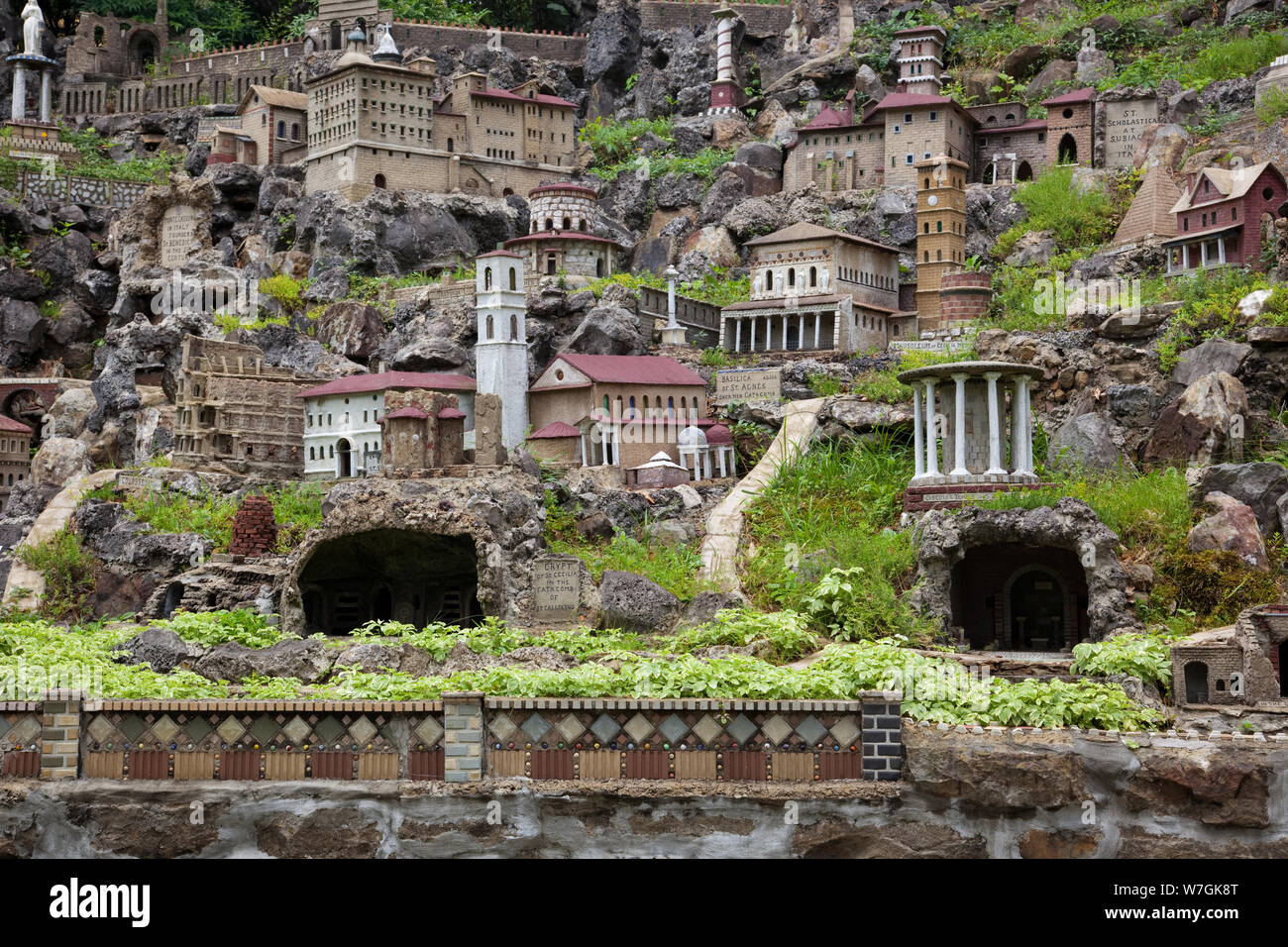 Ave Maria Grotto, Cullman, Alabama Stock Photo - Alamy