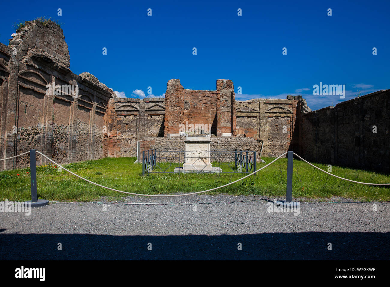 Temple of Genius Augusti at the ancient city of Pompeii Stock Photo - Alamy
