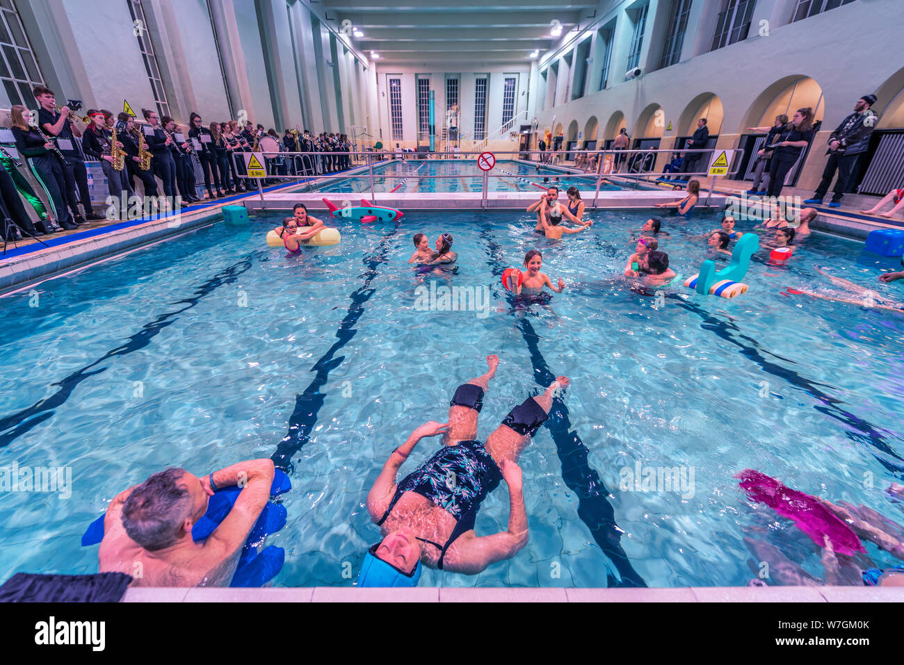 Local swimming pool hi-res stock photography and images - Alamy