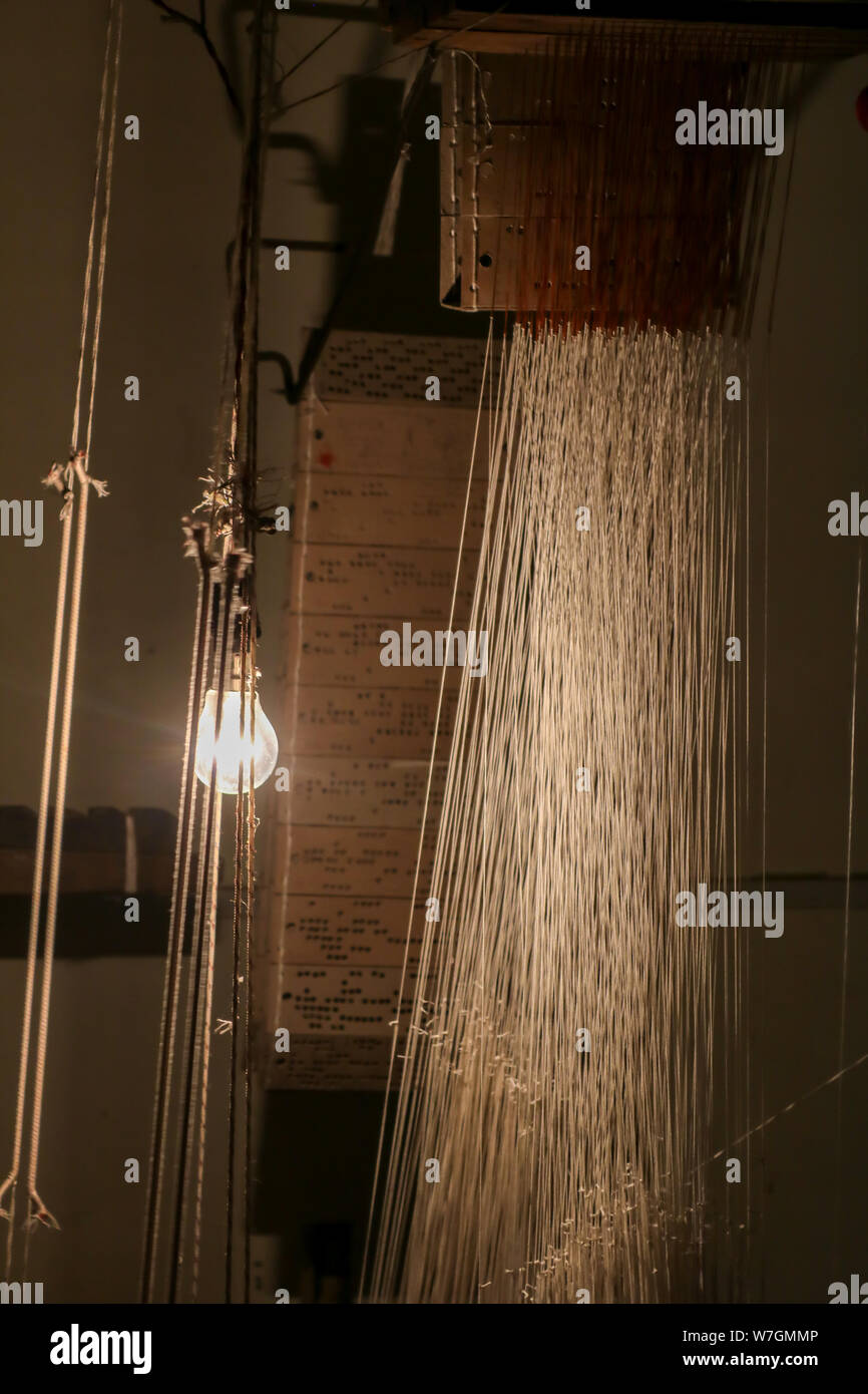 Indian loom hi-res stock photography and images - Alamy