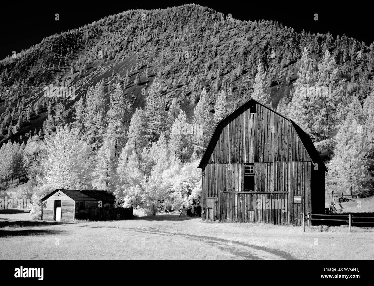 Farm barn landscape Black and White Stock Photos & Images - Alamy