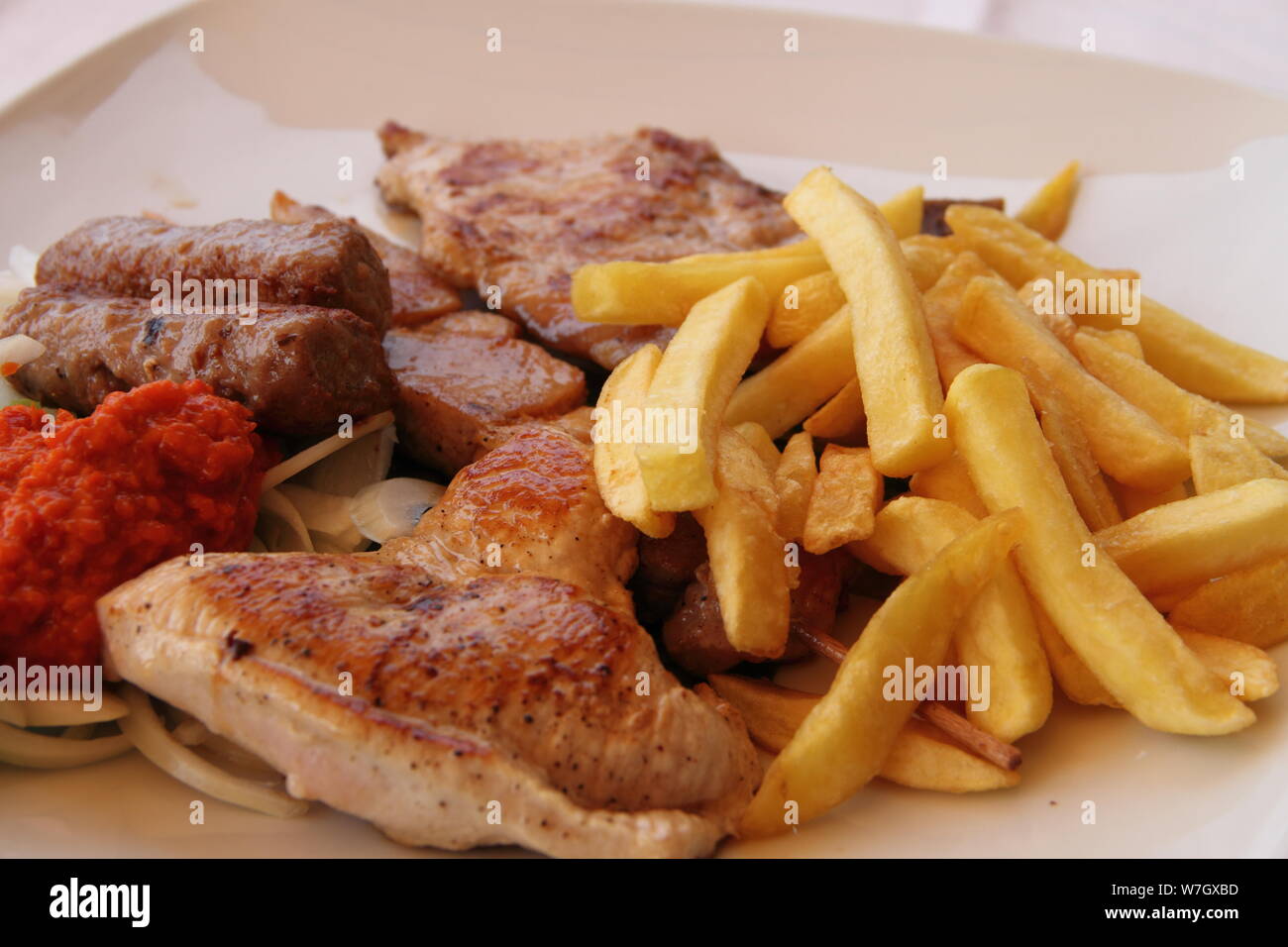 Dinner chicken pommes hi-res stock photography and images - Alamy