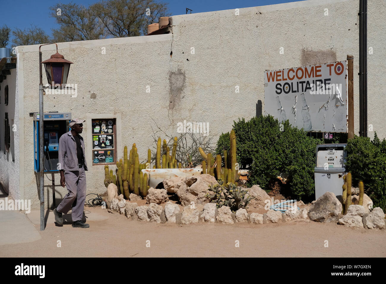 Black solitaire hi-res stock photography and images - Alamy