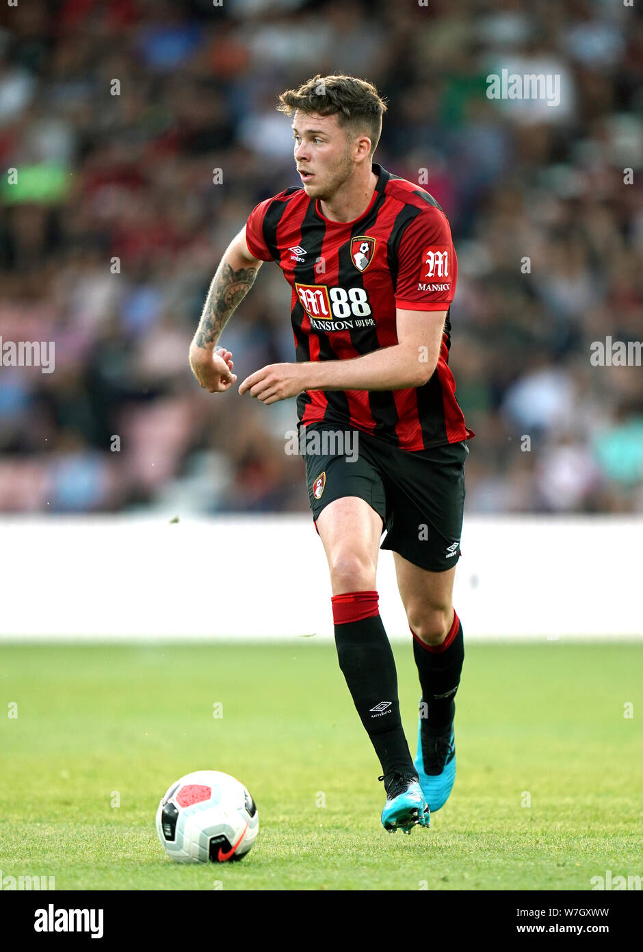 Afc bournemouths jack simpson hi-res stock photography and images - Alamy