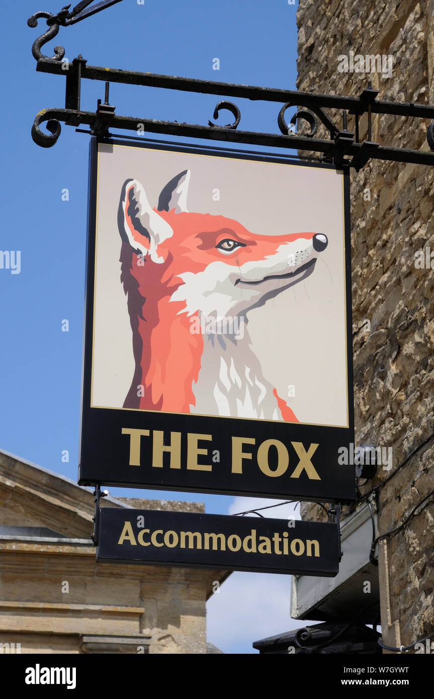 The Fox inn sign, Chipping Norton, Oxfordshire Stock Photo - Alamy