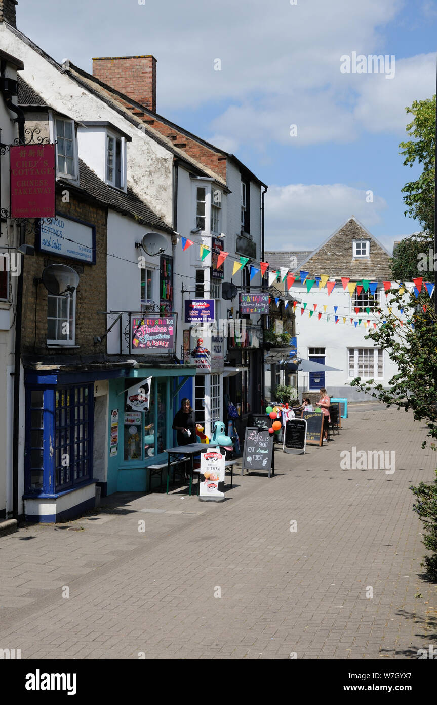 Middle row hi-res stock photography and images - Alamy