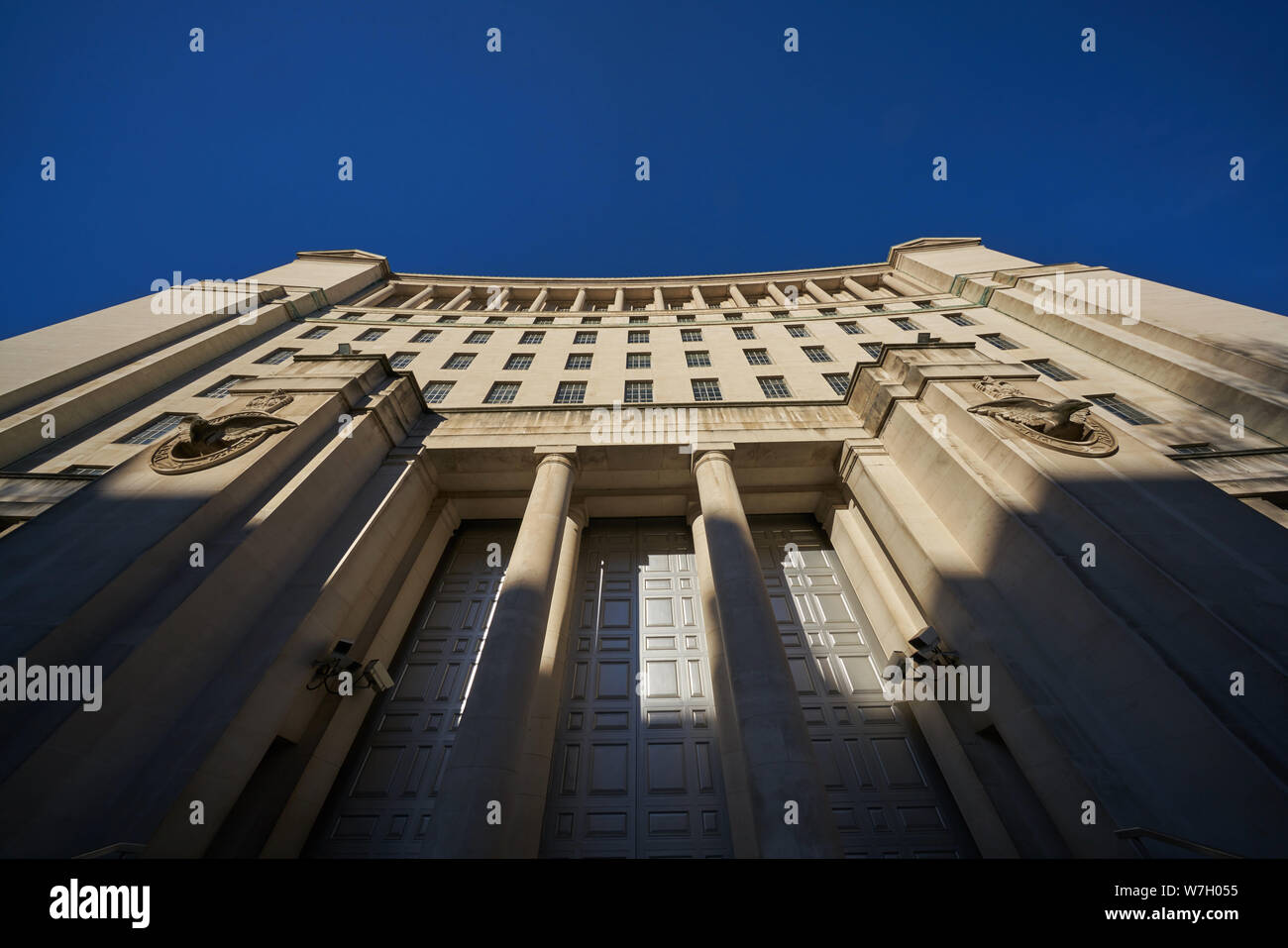 Ministry of Defence building whitehall Stock Photo - Alamy