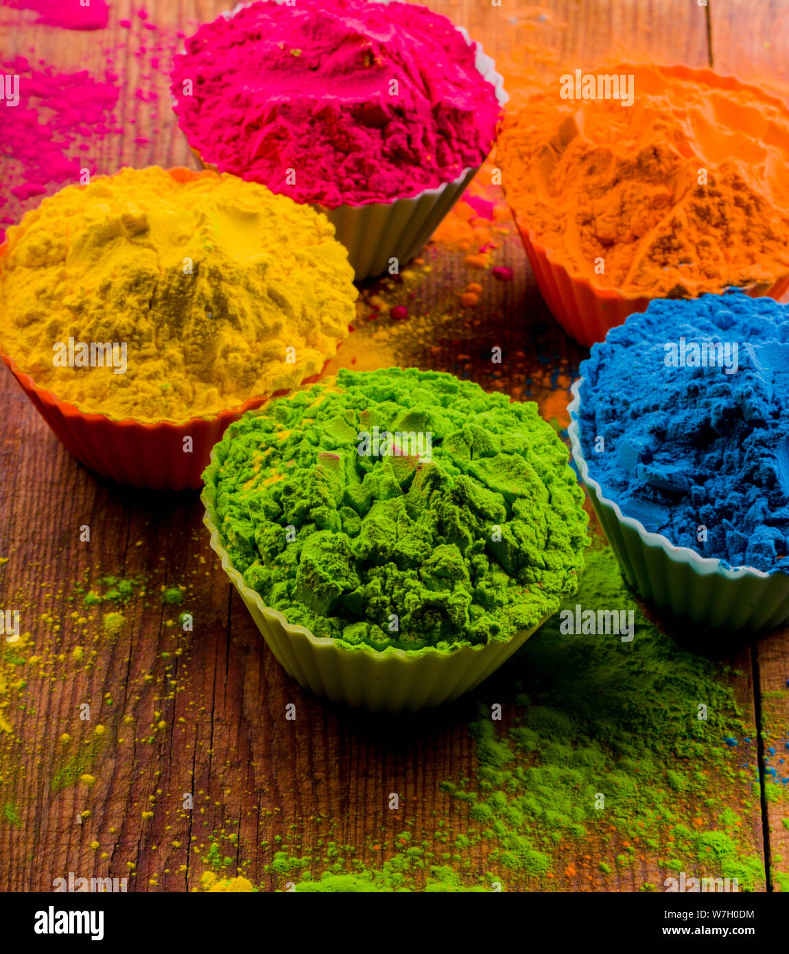 Holi powder pot hi-res stock photography and images - Alamy
