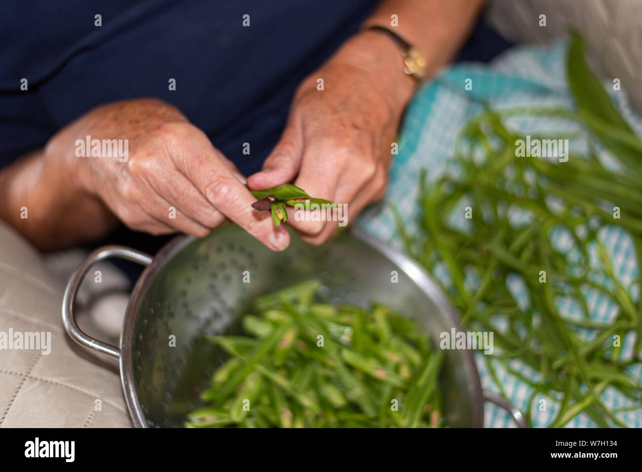 Stringing beans hi-res stock photography and images - Alamy