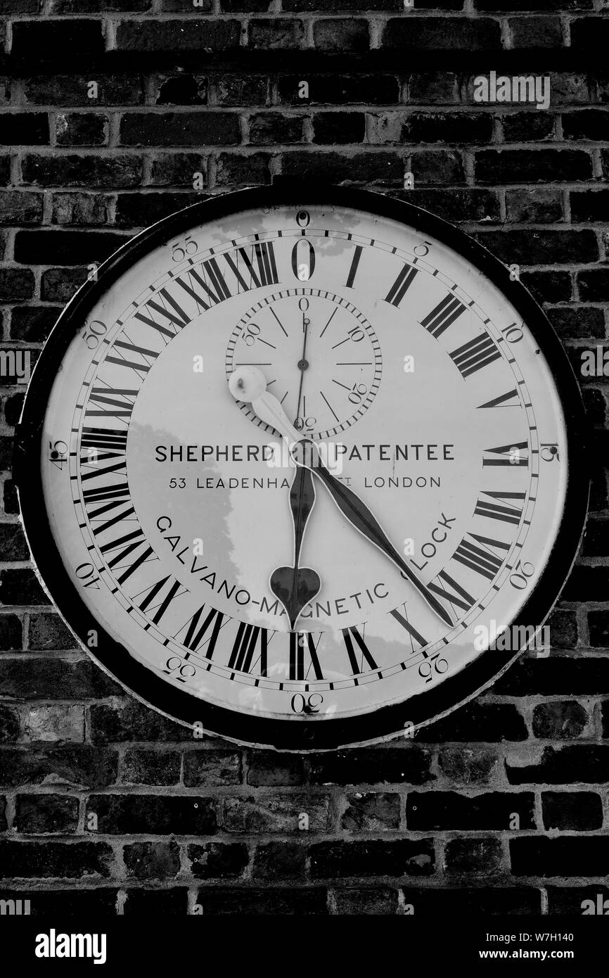 Shepherd gate clock at royal greenwich observatory Black and White ...