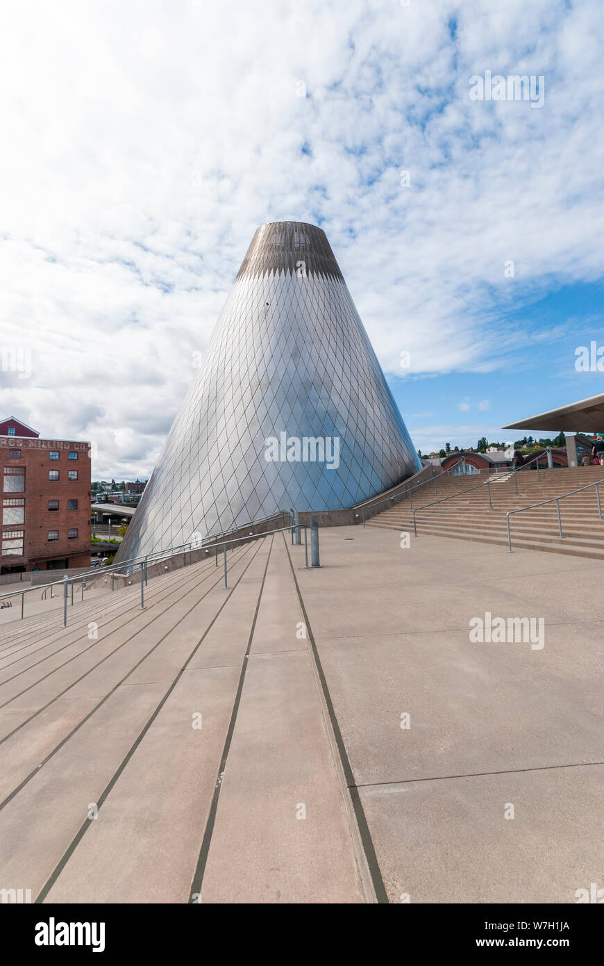The walkway to the glass museum in tacoma washington washington hi-res ...