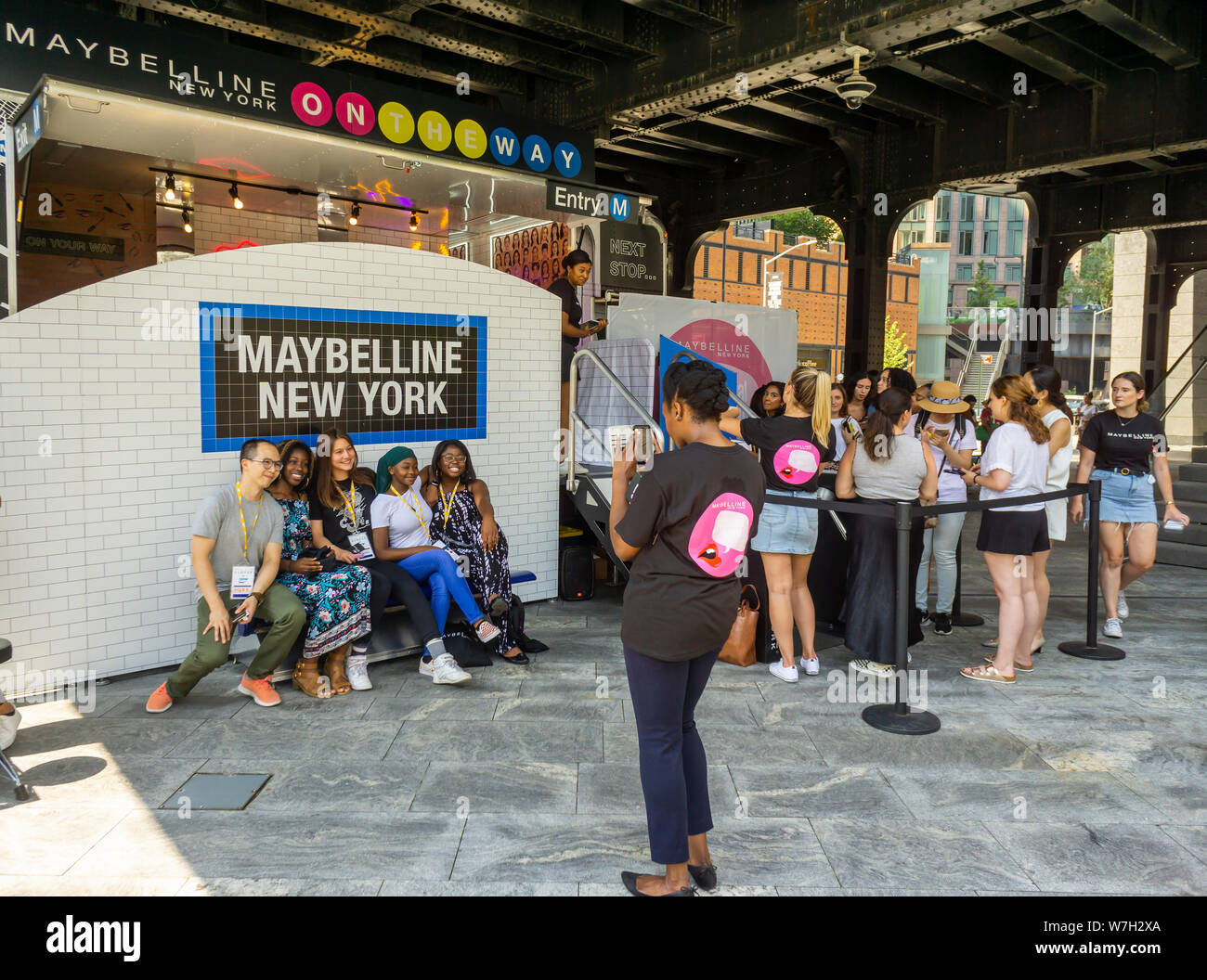 Maybelline hi-res stock photography and images - Alamy