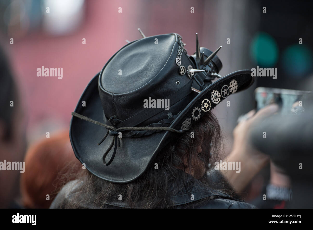 Heavy metal fans rock concert hi-res stock photography and images - Alamy