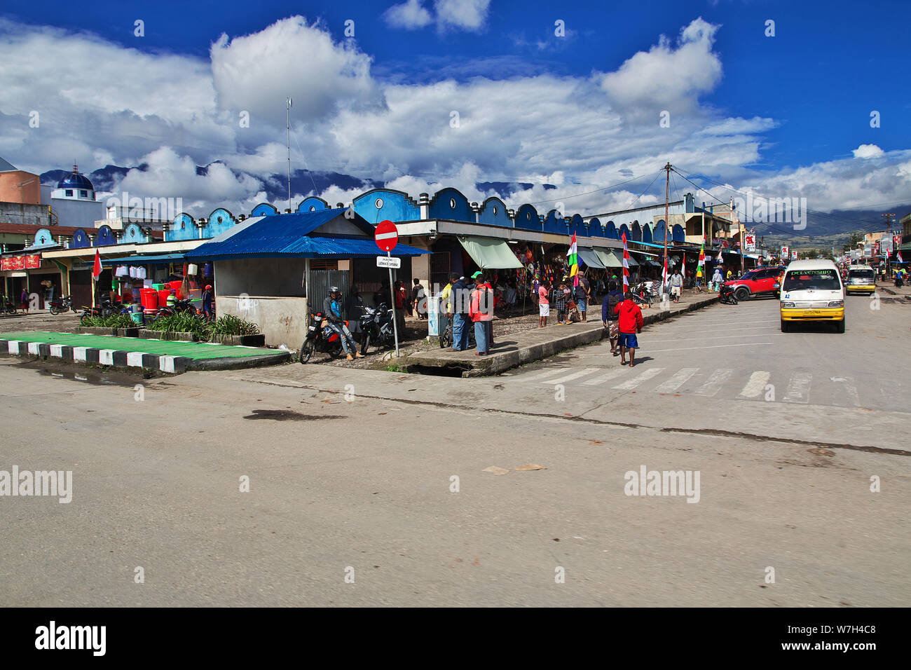 On the street in Wamena city, Papua Stock Photo - Alamy