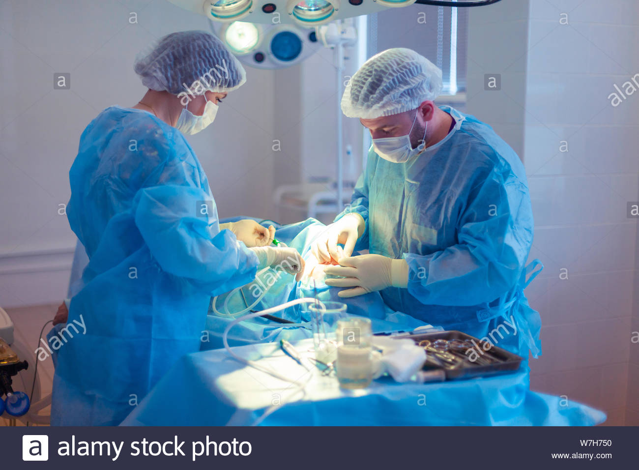 Operation Surgery Surgeon Team High Resolution Stock Photography and ...