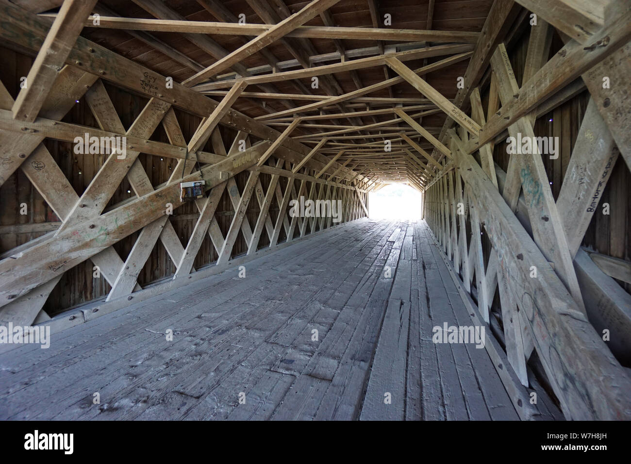Timber truss bridge hi-res stock photography and images - Alamy