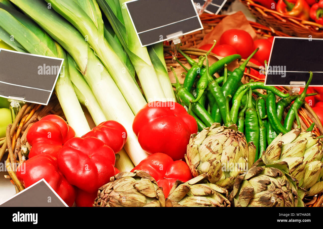 Vegetables with empty price tags, for market use Stock Photo - Alamy