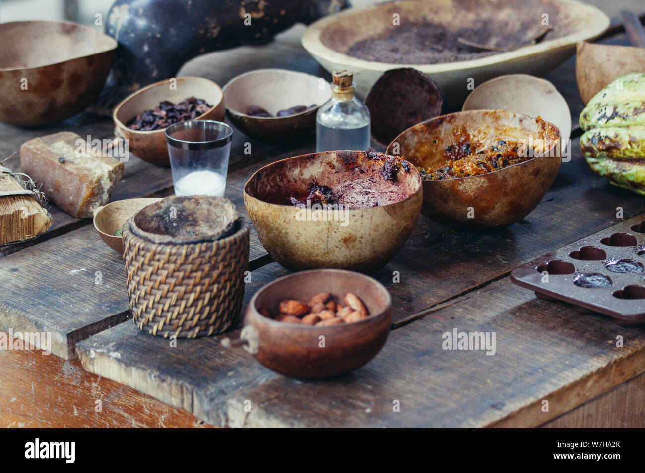 Cocoa processing hi-res stock photography and images - Alamy