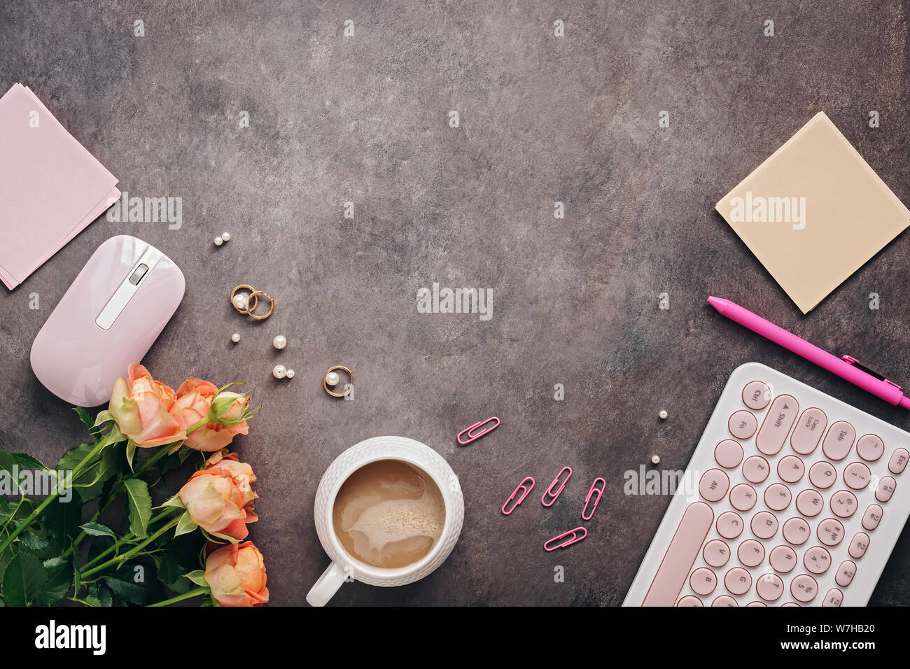 Flowers on office desk hi-res stock photography and images - Alamy