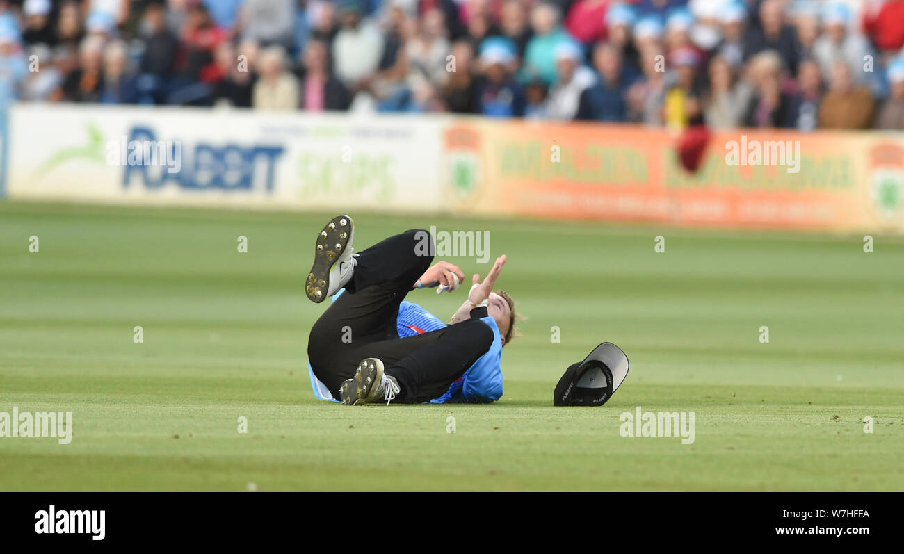Phil salt cricketer hi-res stock photography and images - Alamy