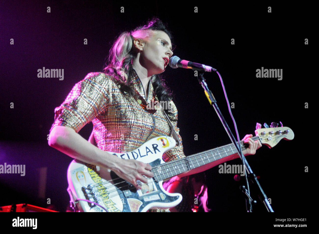 Female indie rock guitar hi-res stock photography and images - Alamy