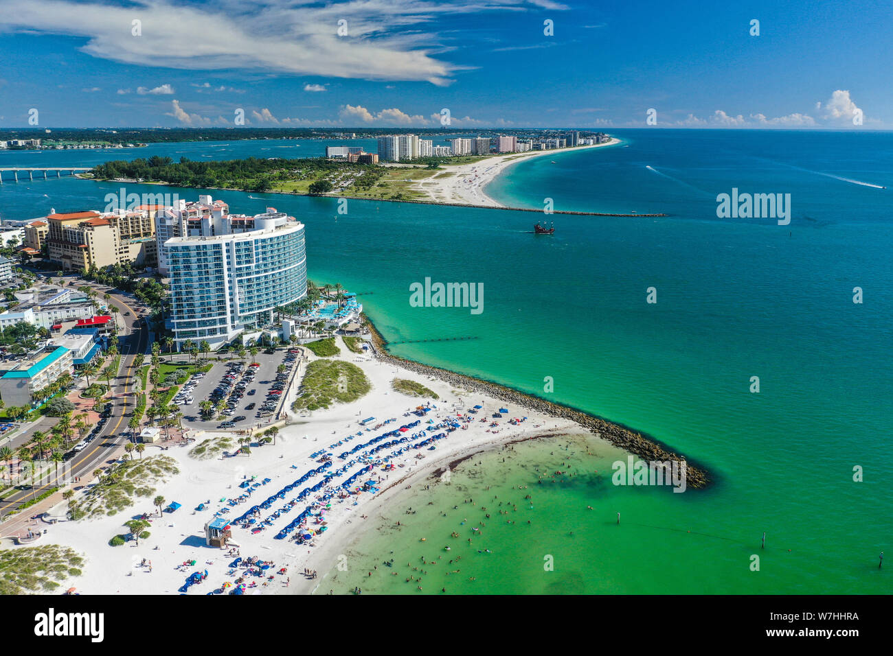 Beautiful white sand, blue turquoise waters of Clearwater Florida ...