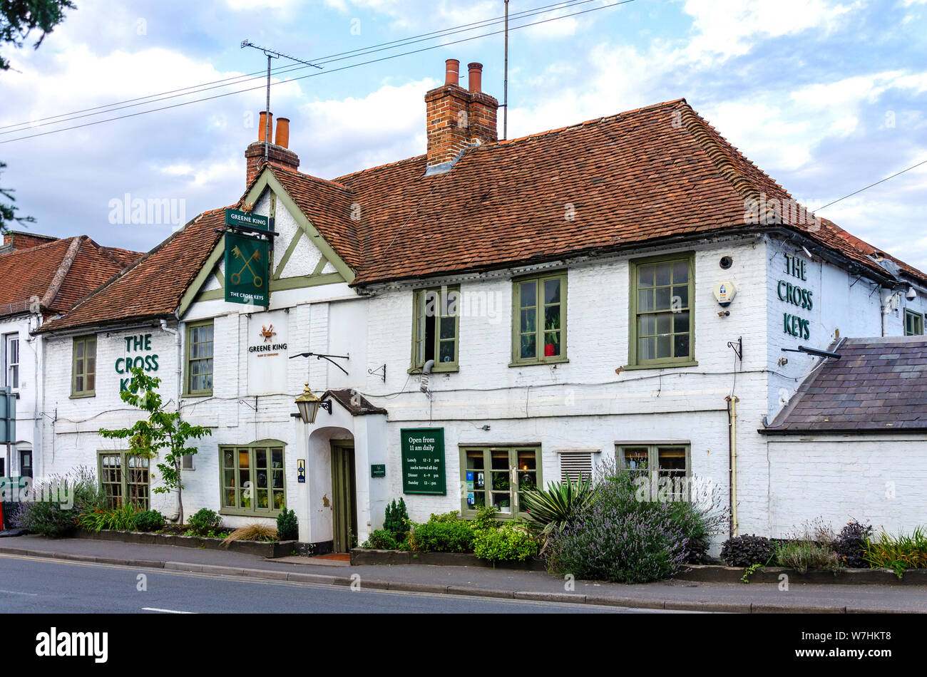 The Cross Keys pub owned by Greene King brewery in Pangbourne in west ...