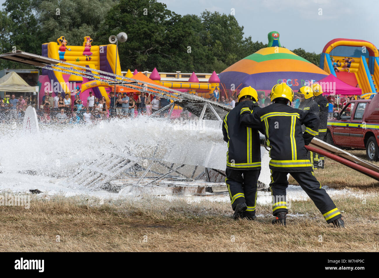 Demonstration extinguishing airplane fire hi-res stock photography and ...