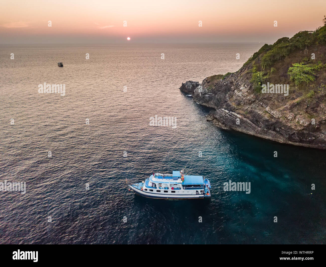 Dive sun island hi-res stock photography and images - Alamy