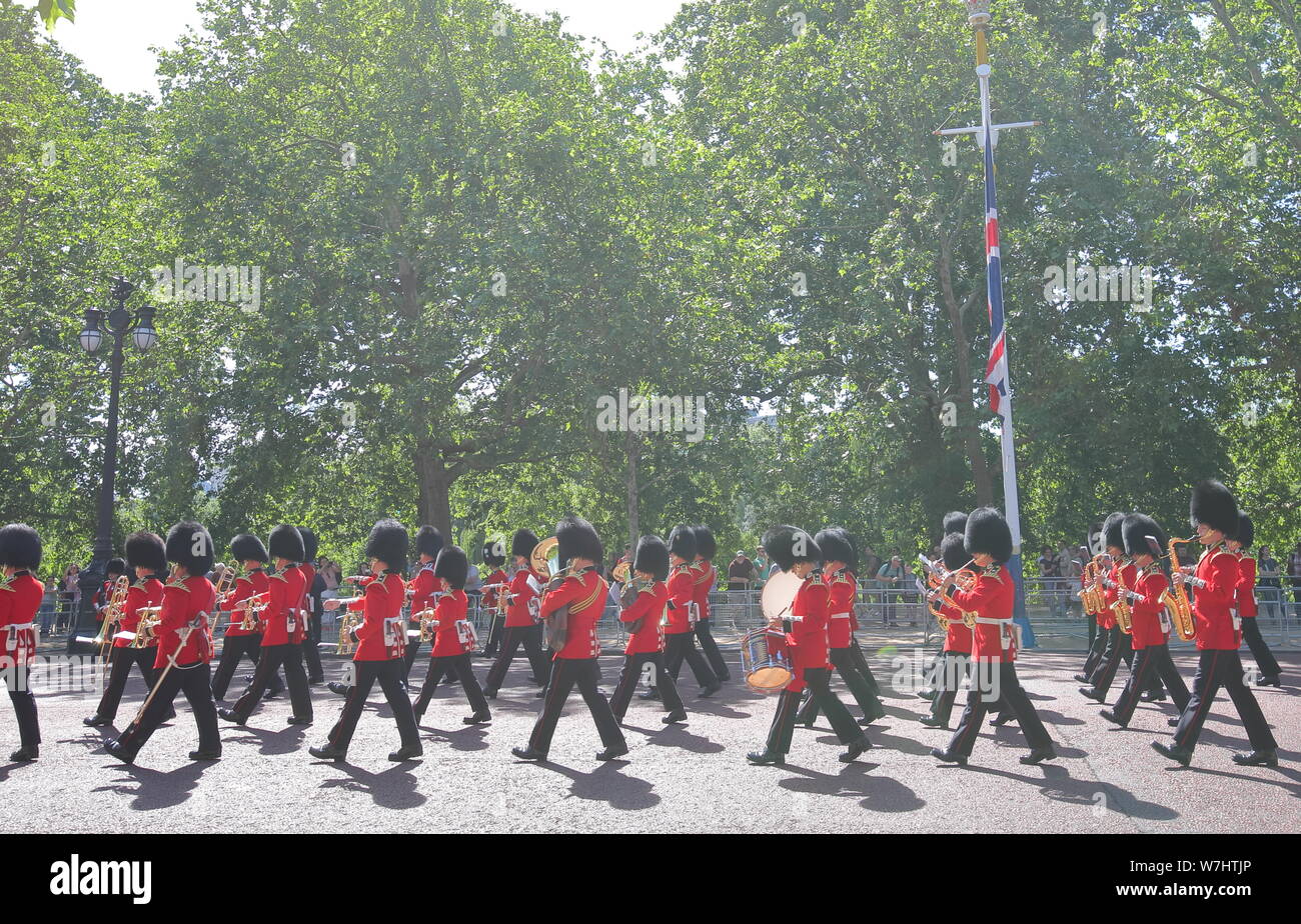 Buckingham palace royal parade London UK Stock Photo - Alamy