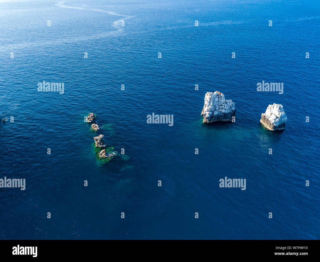 Rock sticking out of the cliff hi-res stock photography and images - Alamy