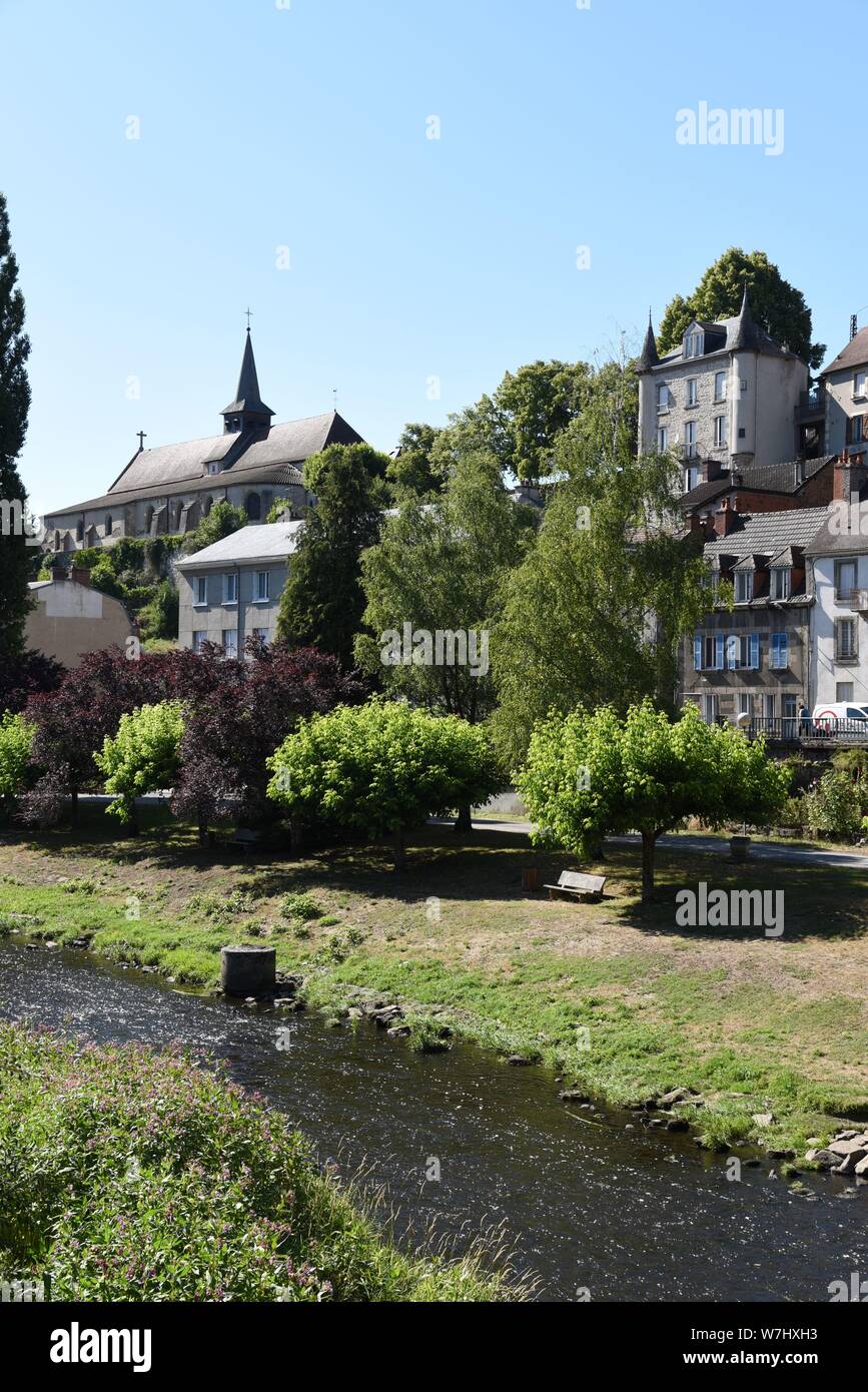 The tapestry capital of Aubusson on the River Creuse, Nouvelle ...